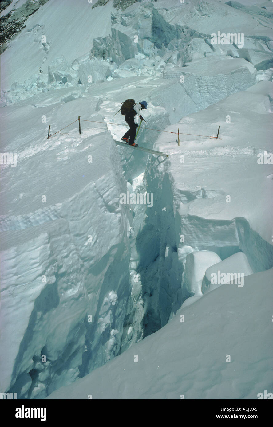 Leo Dickinson crossing crevass Everest 1978 Nepal Stock Photo - Alamy