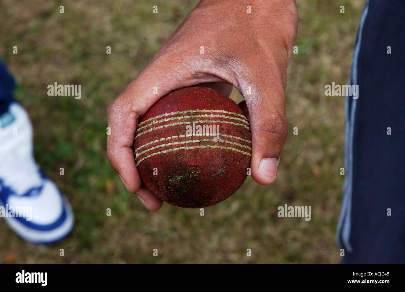 Cricket ball hand hi-res stock photography and images - Alamy