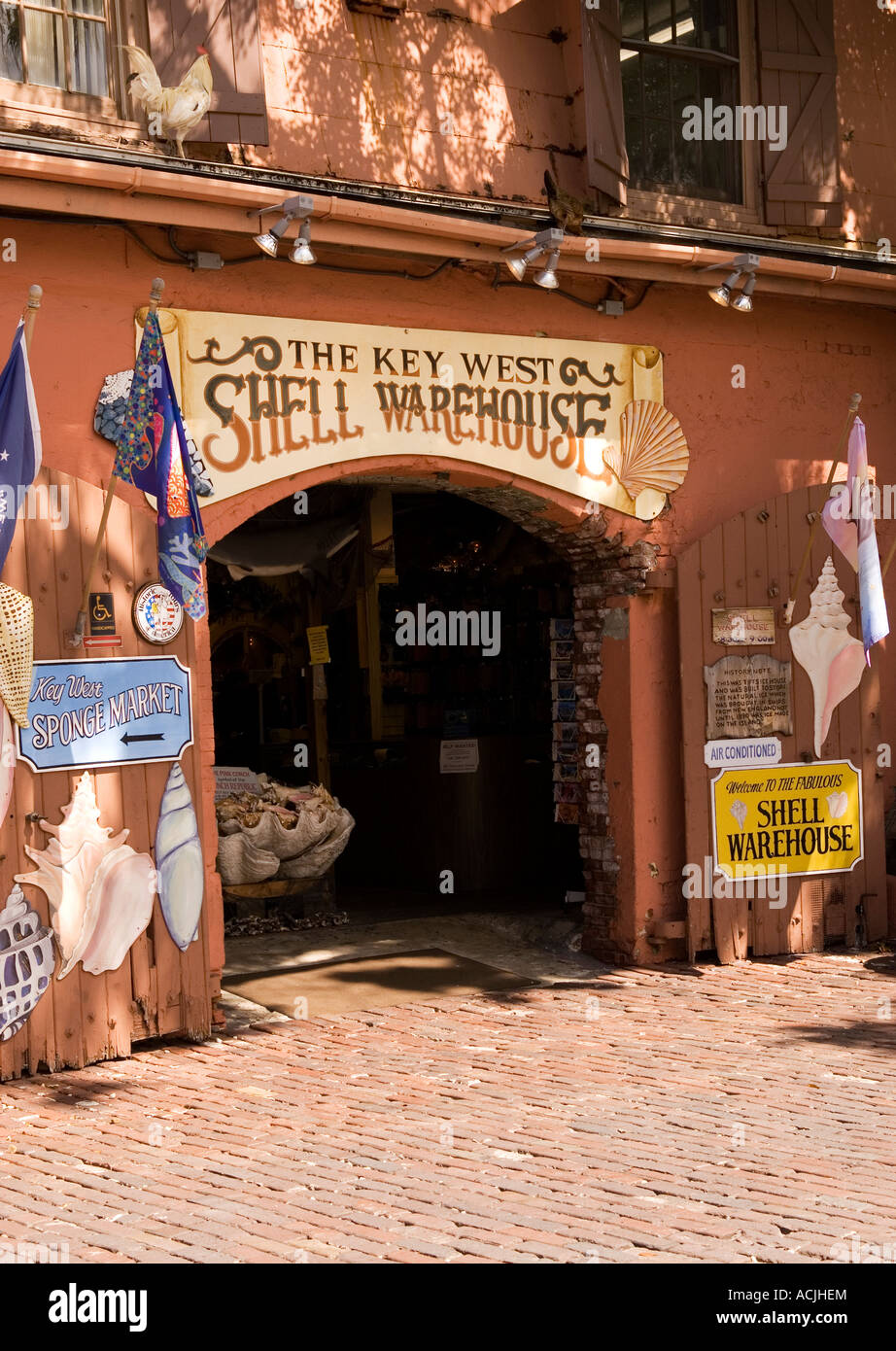 Shell warehouse hi-res stock photography and images - Alamy