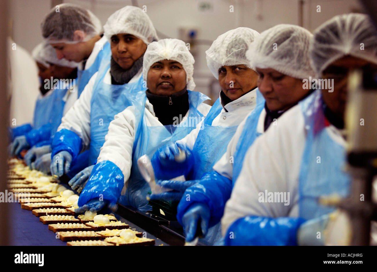 sandwich factory workers industry Stock Photo - Alamy
