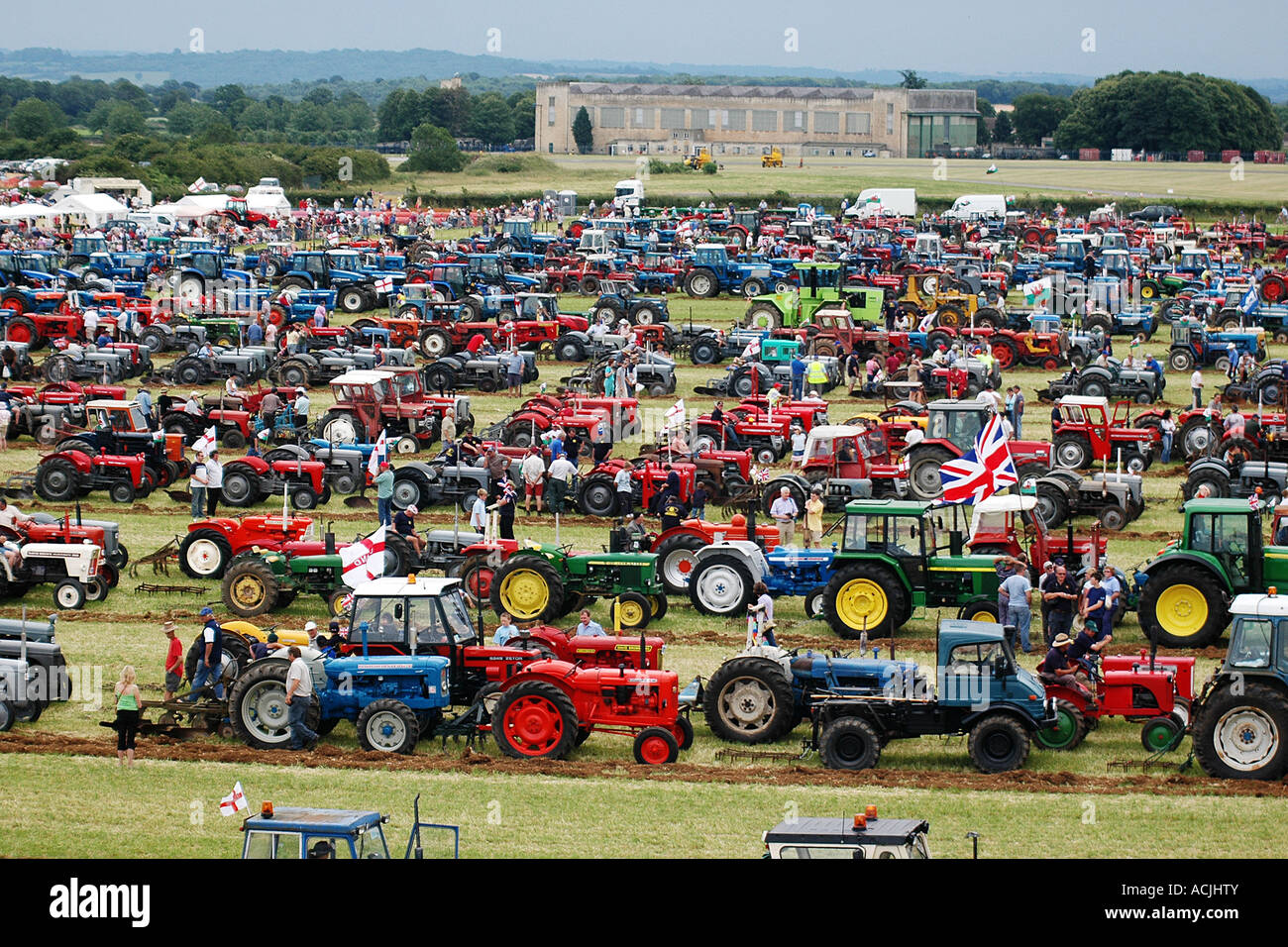 pic martin phelps 25 06 06 hullavington tractor challenge 2 000 odd ...