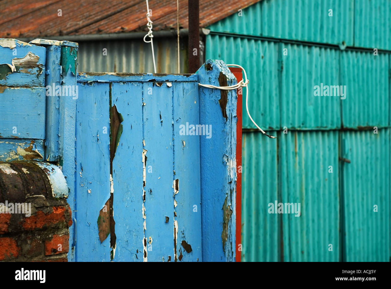 Backstreet garage hi-res stock photography and images - Alamy