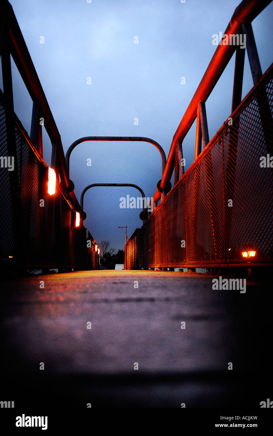 night time rail bridge chippenham Stock Photo - Alamy