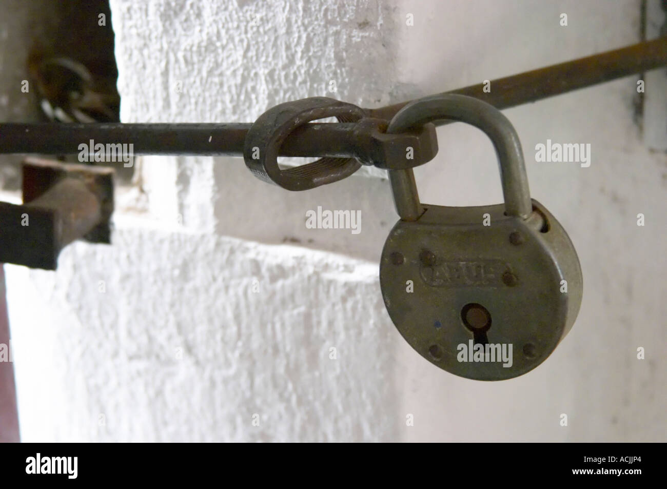 Big old abus padlock pad hi-res stock photography and images - Alamy