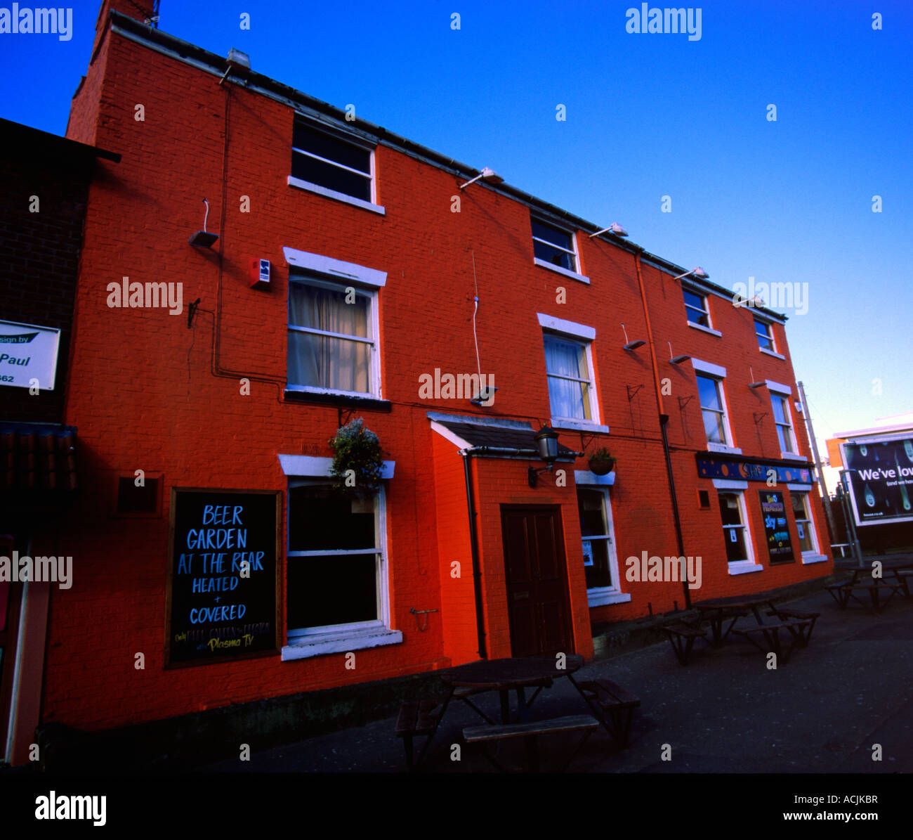 Coloured the ship inn hi-res stock photography and images - Alamy