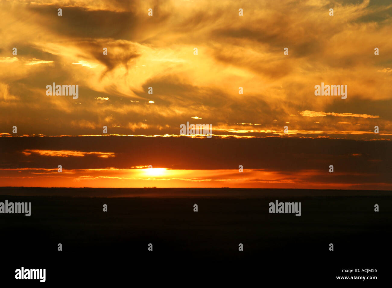 Saskatchewan farm sunset Stock Photo - Alamy