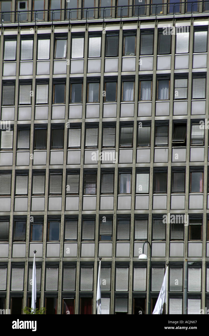 Repeating windows on an office building Stock Photo - Alamy