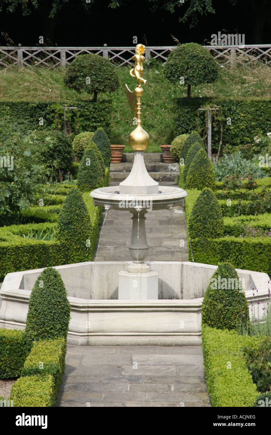 Hatfield house gardens hi-res stock photography and images - Alamy