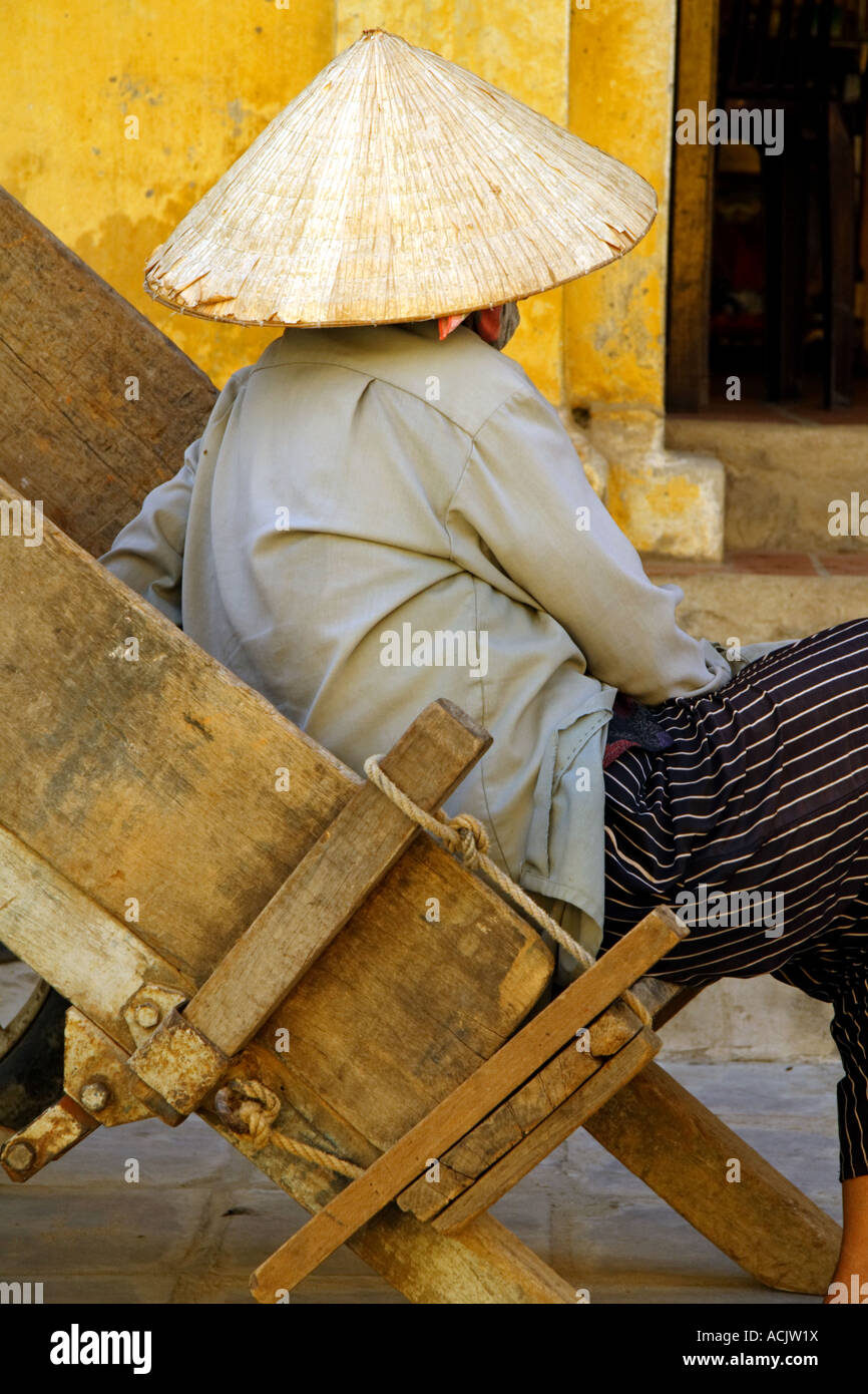 Backward view of a Vietnamese woman Stock Photo - Alamy