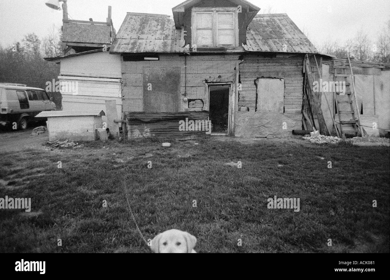 Makeshift shack hi-res stock photography and images - Alamy