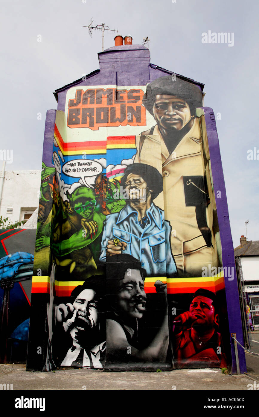 Brighton graffiti portrait hi-res stock photography and images - Alamy