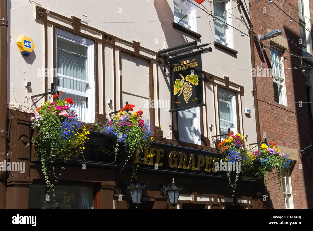 Grapes liverpool pub hi-res stock photography and images - Alamy