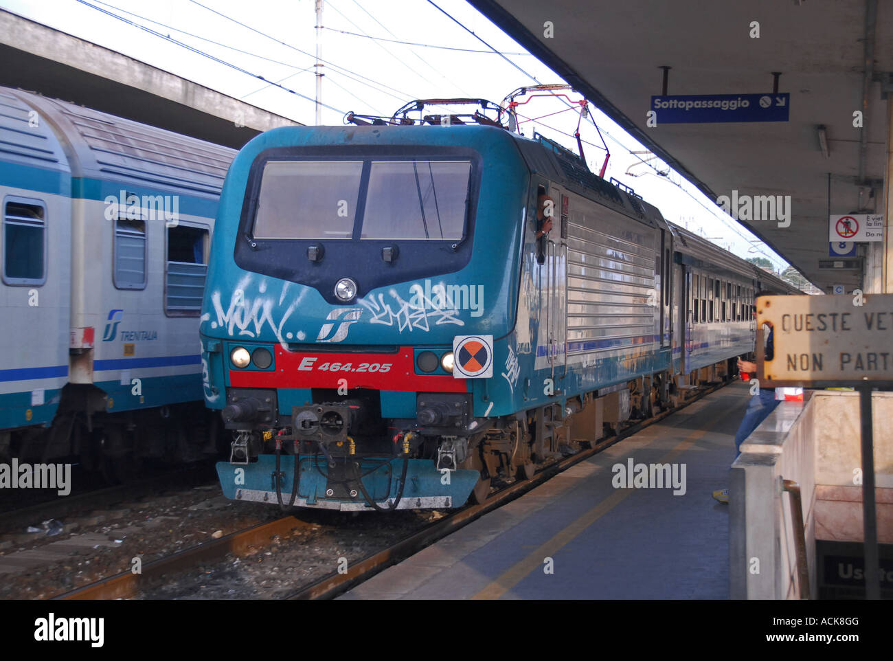 Electric passenger train hi-res stock photography and images - Alamy