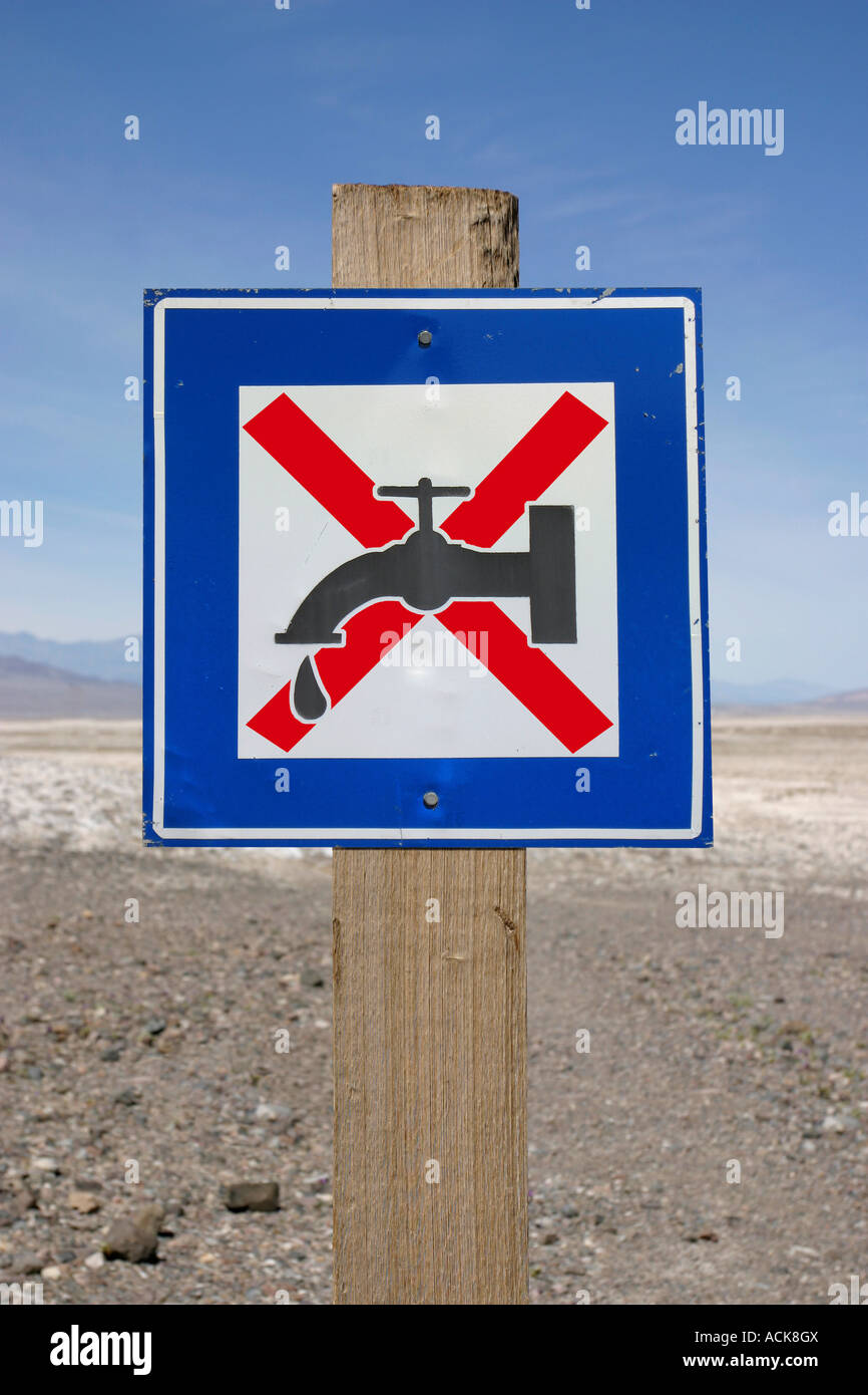 No water available sign in dry desert landscape Stock Photo - Alamy