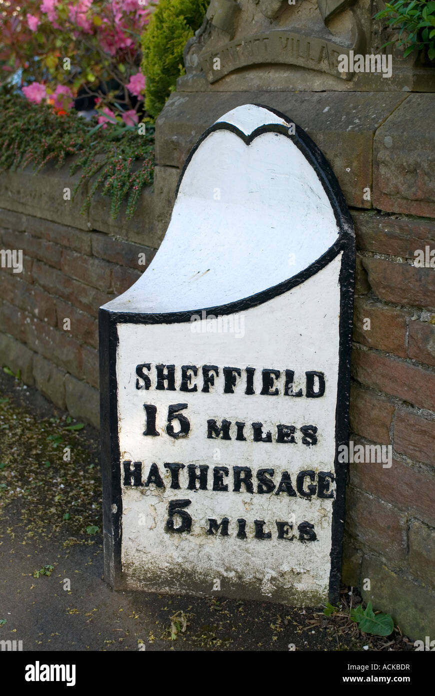 Sheffield signpost hi-res stock photography and images - Alamy
