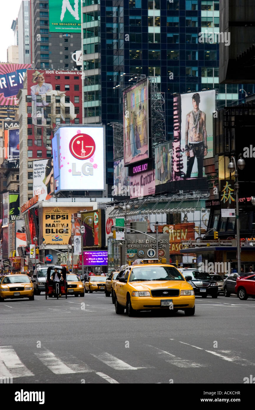 Times Square, NewYork, Yellow Taxi Stock Photo - Alamy
