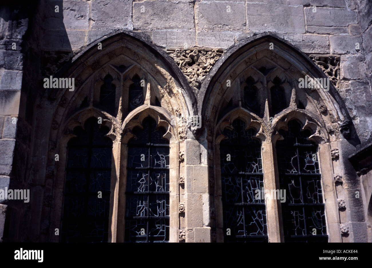 Gothic row of windows hi-res stock photography and images - Alamy