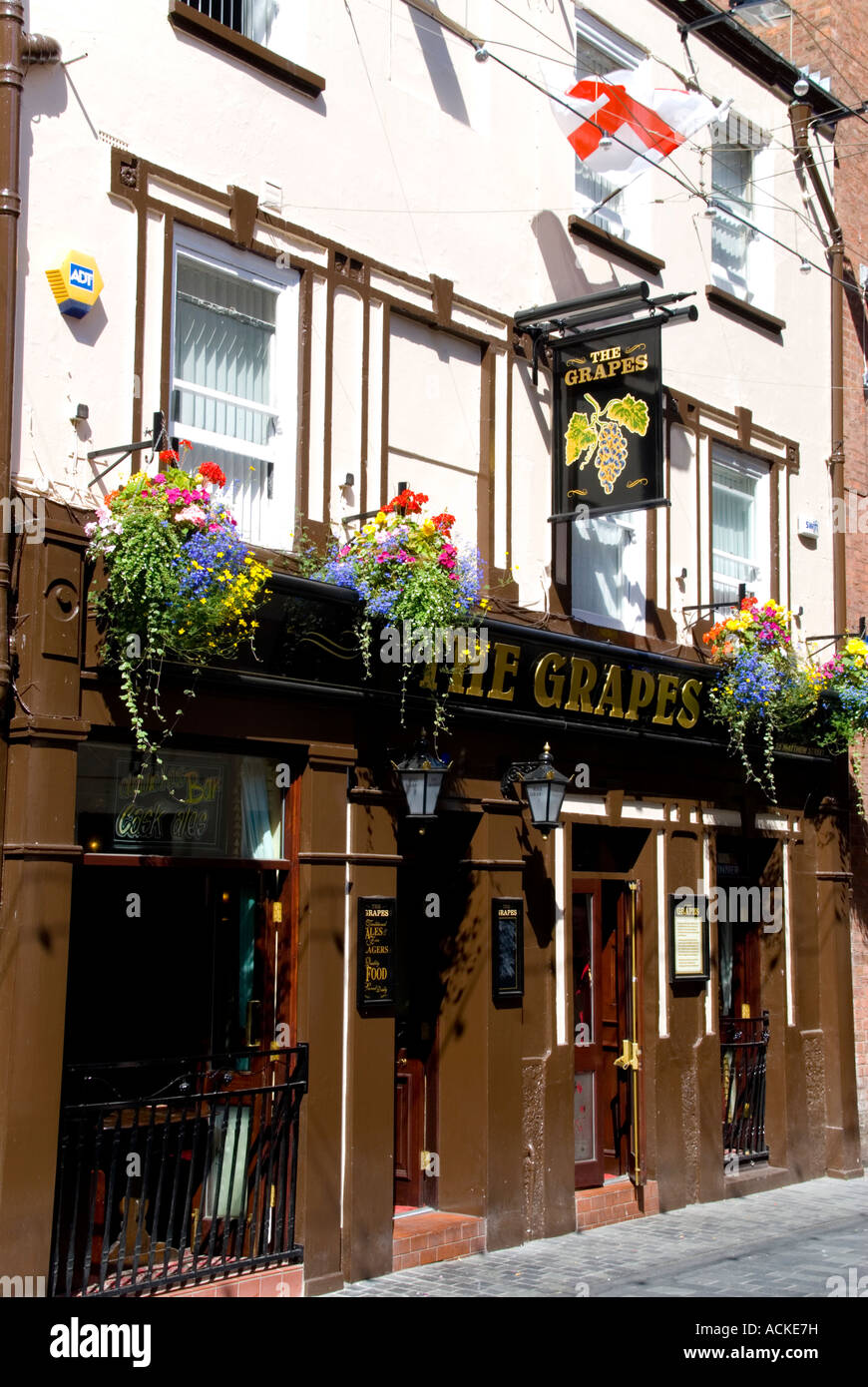 Old liverpool pub hi-res stock photography and images - Alamy