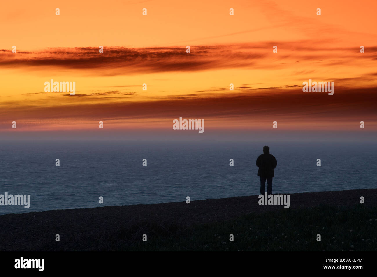 Lone man hi-res stock photography and images - Alamy