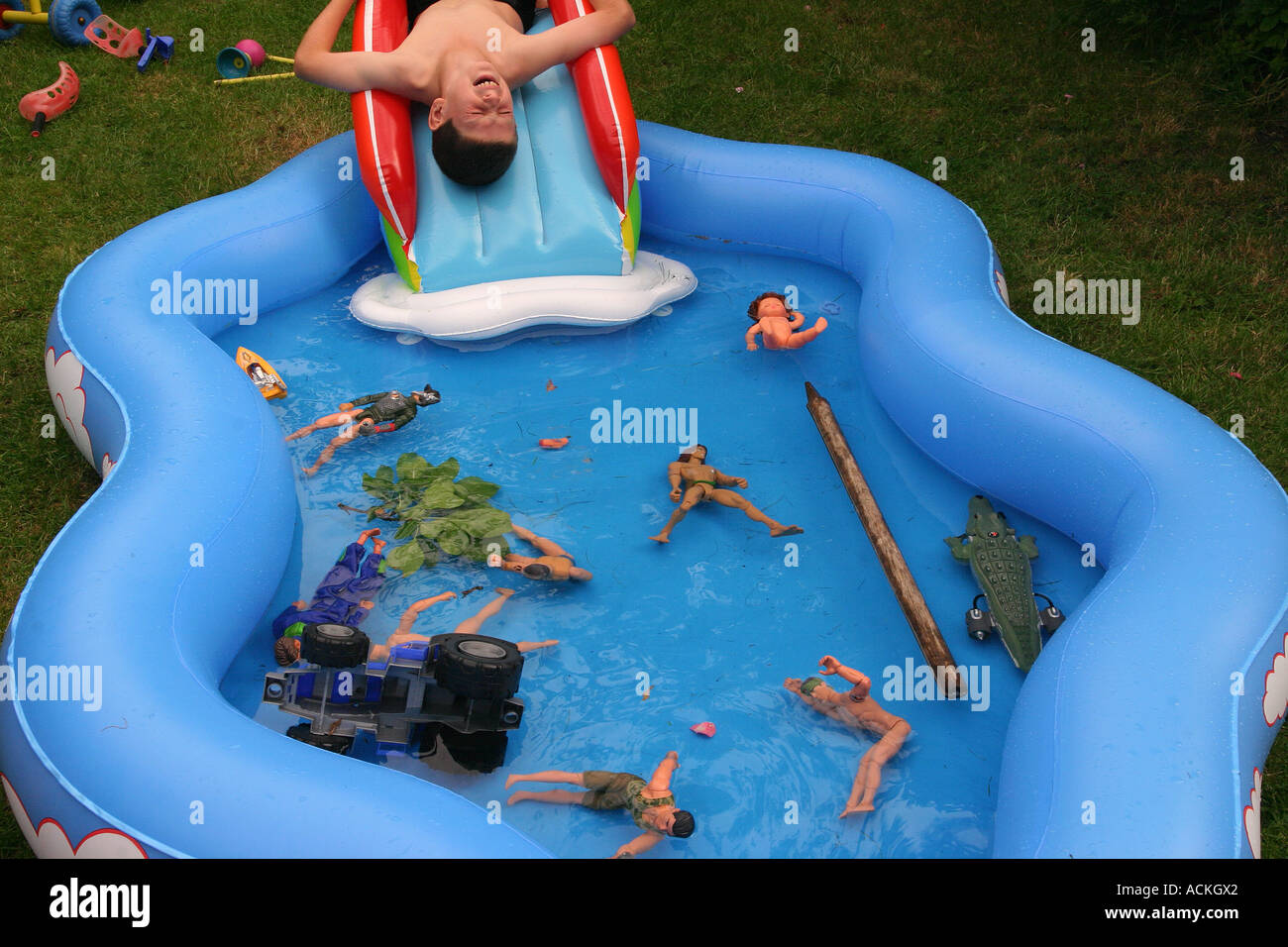 Paddling pool london hi-res stock photography and images - Alamy