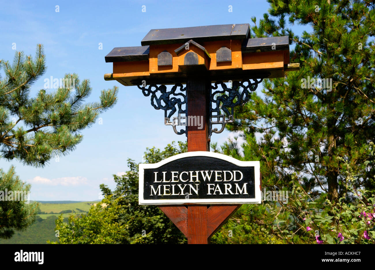 Rustic farm sign in the Welsh countryside near Aberaeron Ceredigion ...