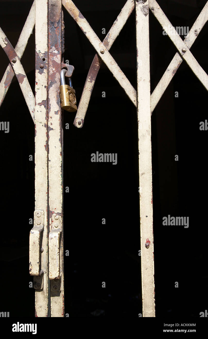 padlock on metal gate Stock Photo - Alamy