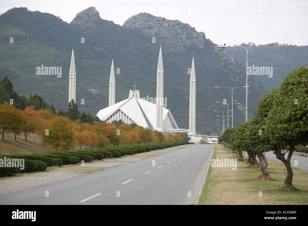 Approach road to Shah Faisal mosque in Islamabad, Pakistan Stock Photo ...