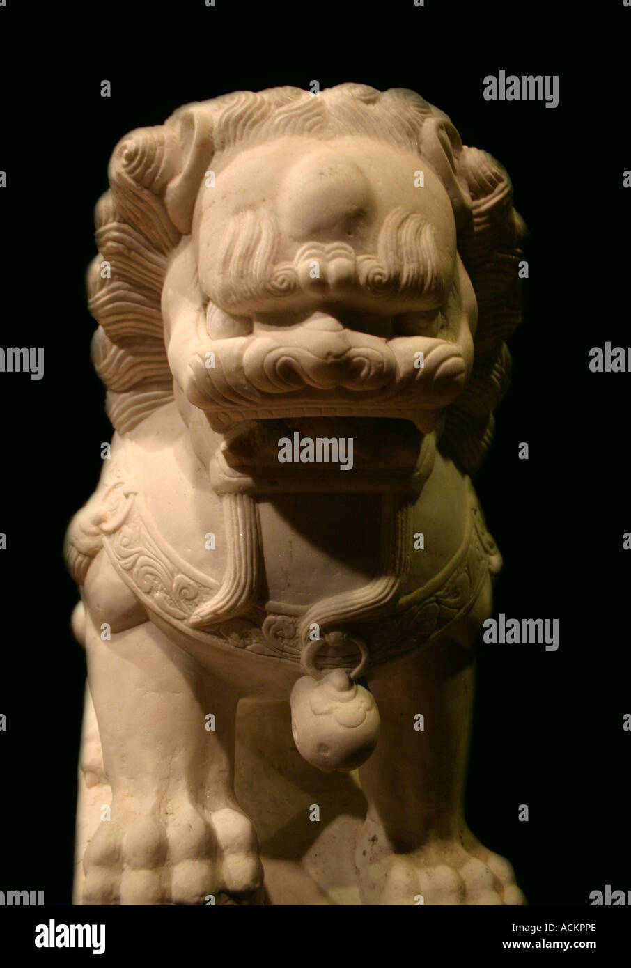 The stone lion hi-res stock photography and images - Alamy