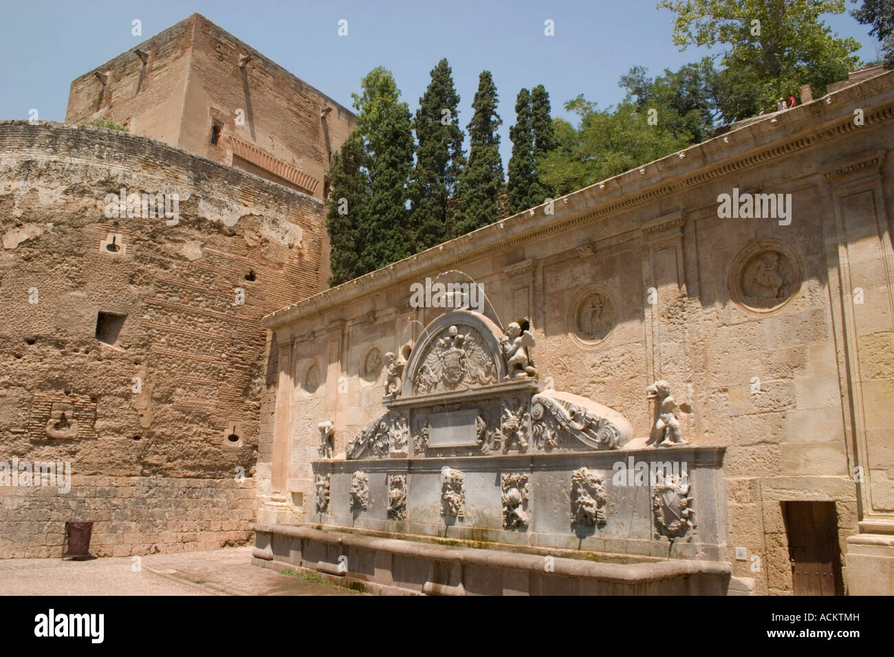 Fountain outside Alhambra Palace, Granada, Spain Stock Photo - Alamy