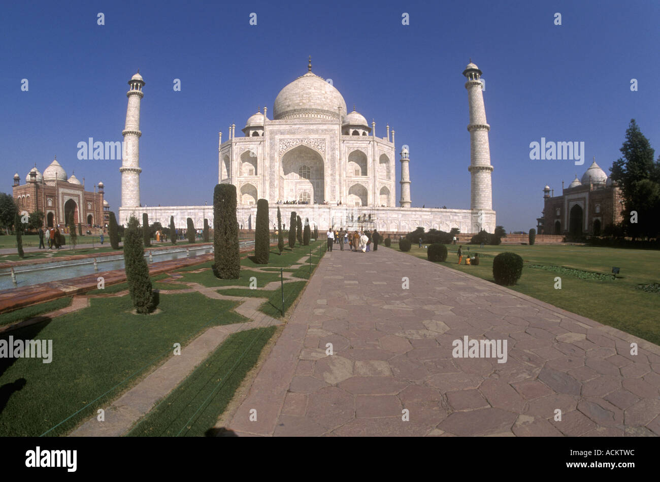 Taj mahal complex hi-res stock photography and images - Alamy