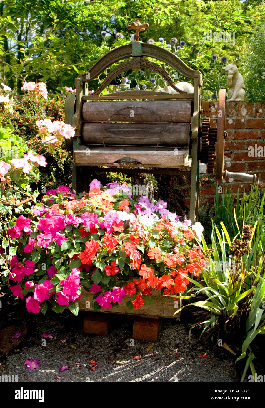 Old mangle hi-res stock photography and images - Alamy