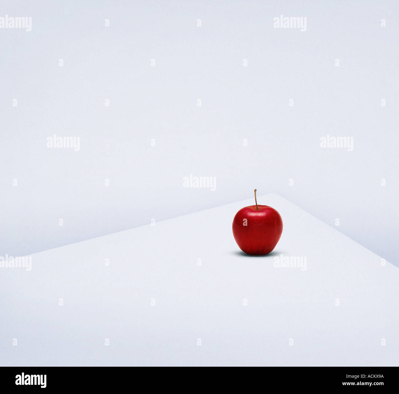 apple on table Stock Photo - Alamy