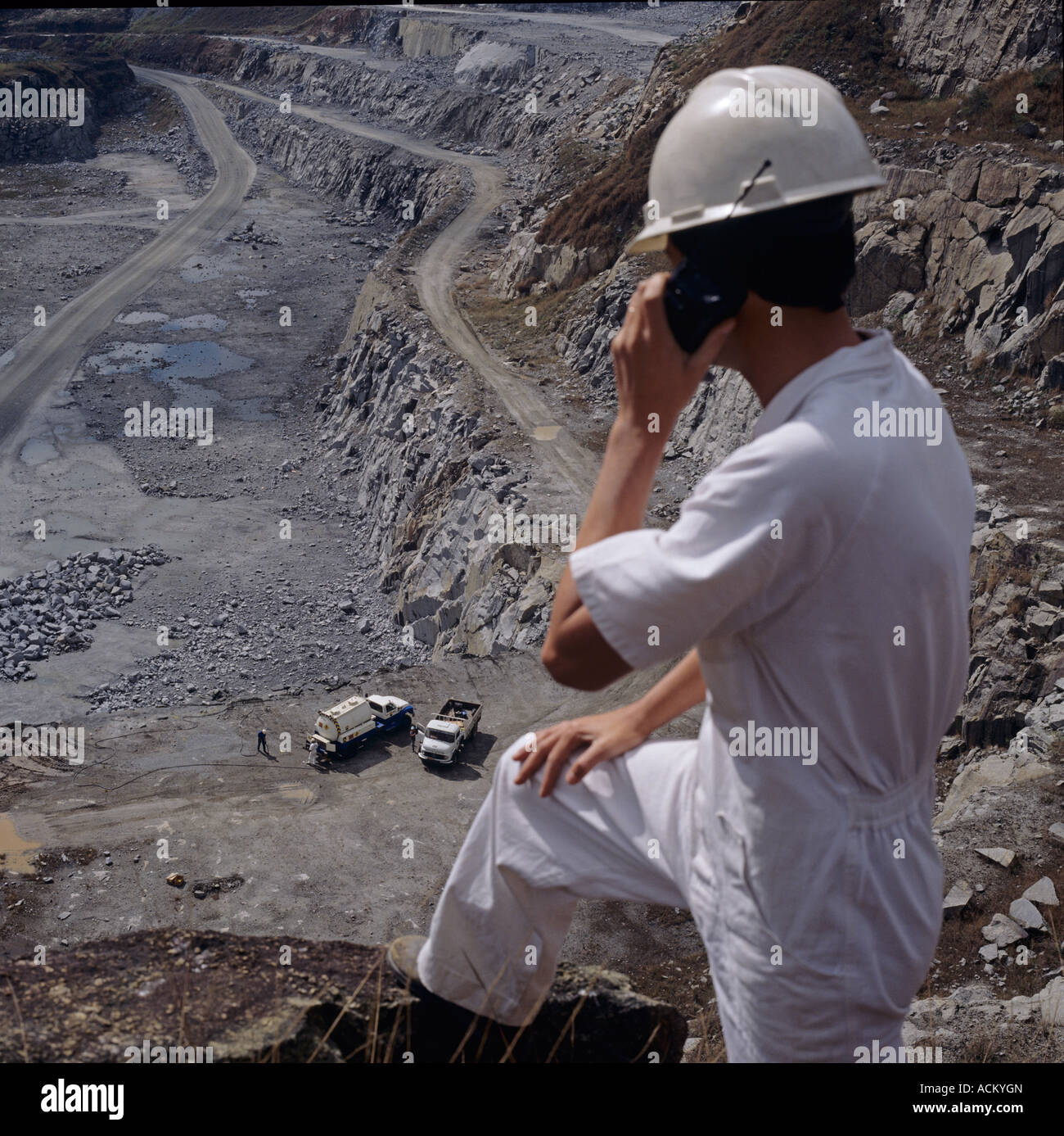 Explosive charge hi-res stock photography and images - Alamy