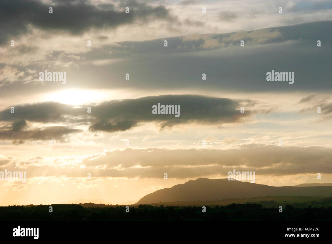 sunset sky clouds cumbria Stock Photo - Alamy