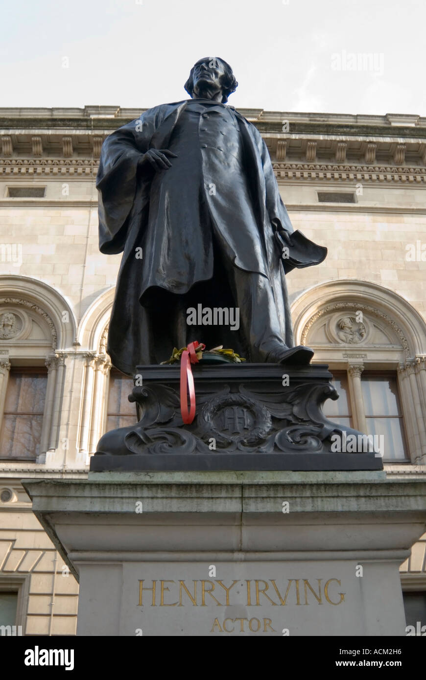 Statue of Henry Irving by the National Portrait Gallery Stock Photo - Alamy