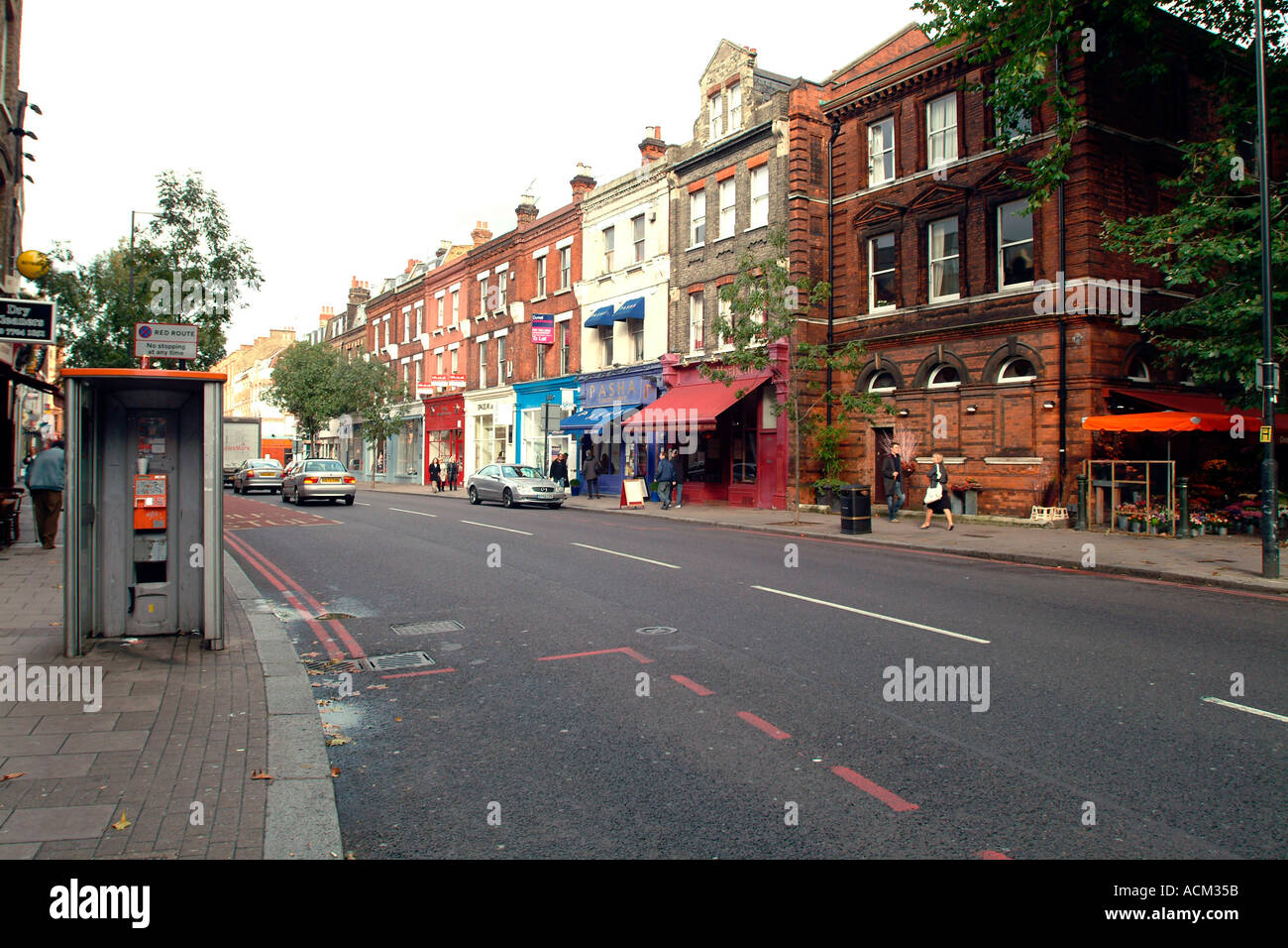 Upper street islington and shops hi-res stock photography and images ...