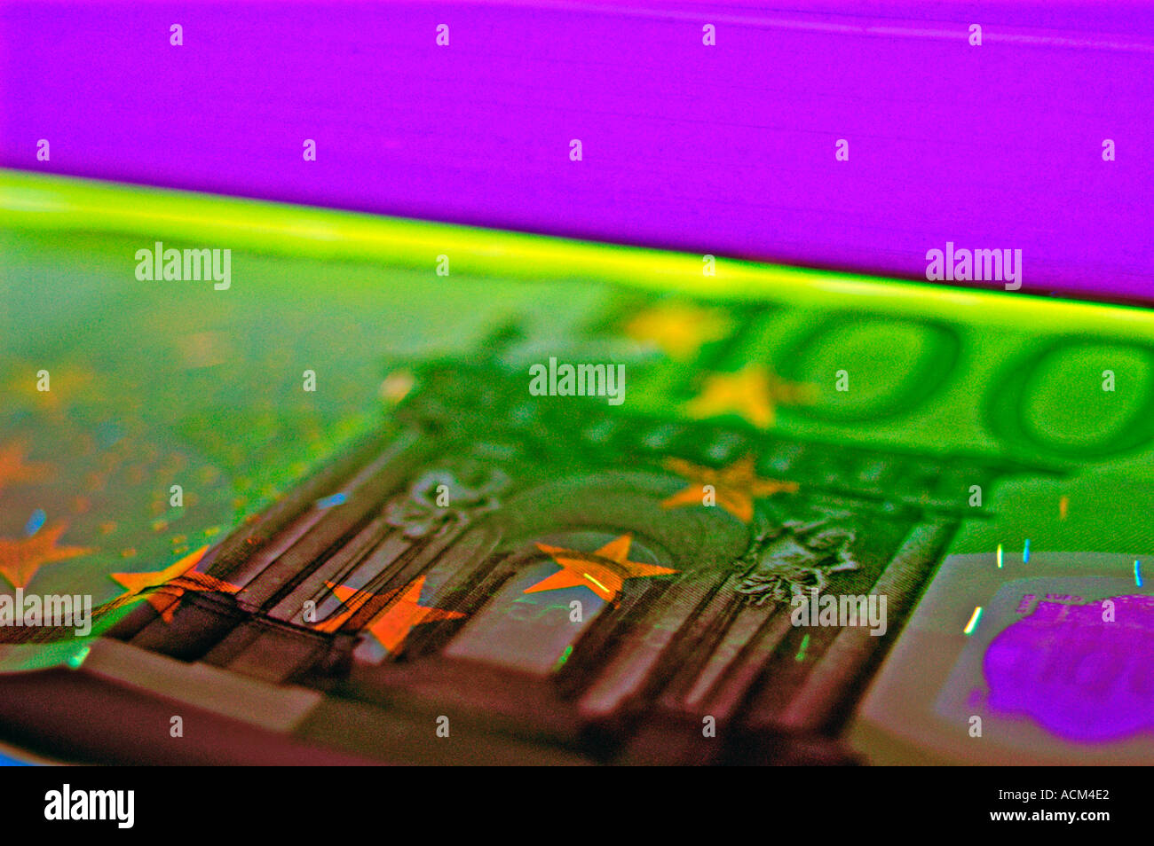 Uv light money hi-res stock photography and images - Alamy