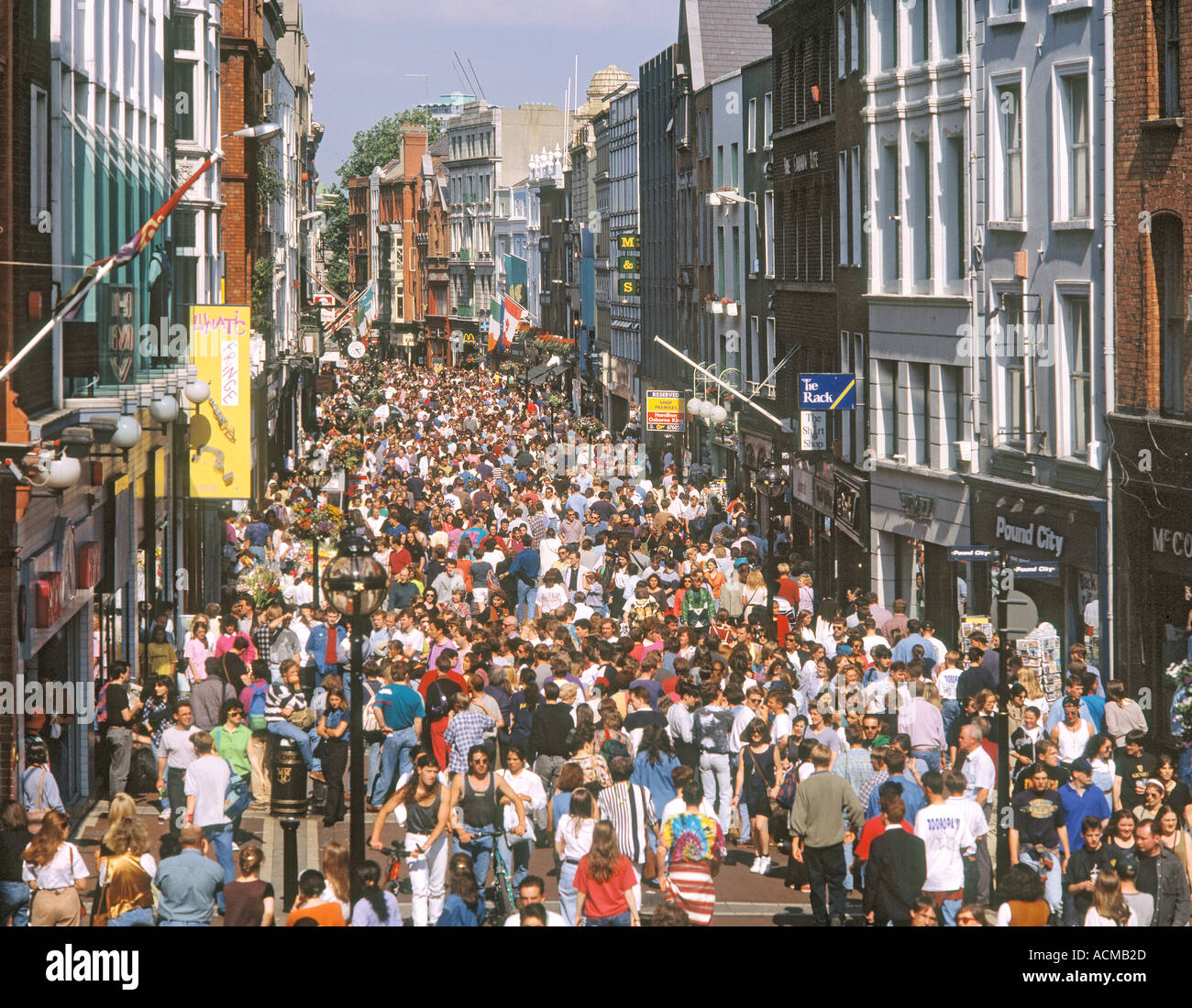 Dublin Republic of Ireland Eire Shoppers in Grafton Street Stock Photo ...