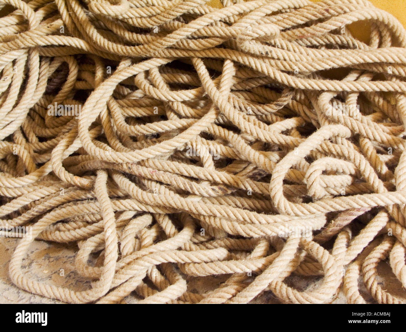 Jumble of ropes hi-res stock photography and images - Alamy