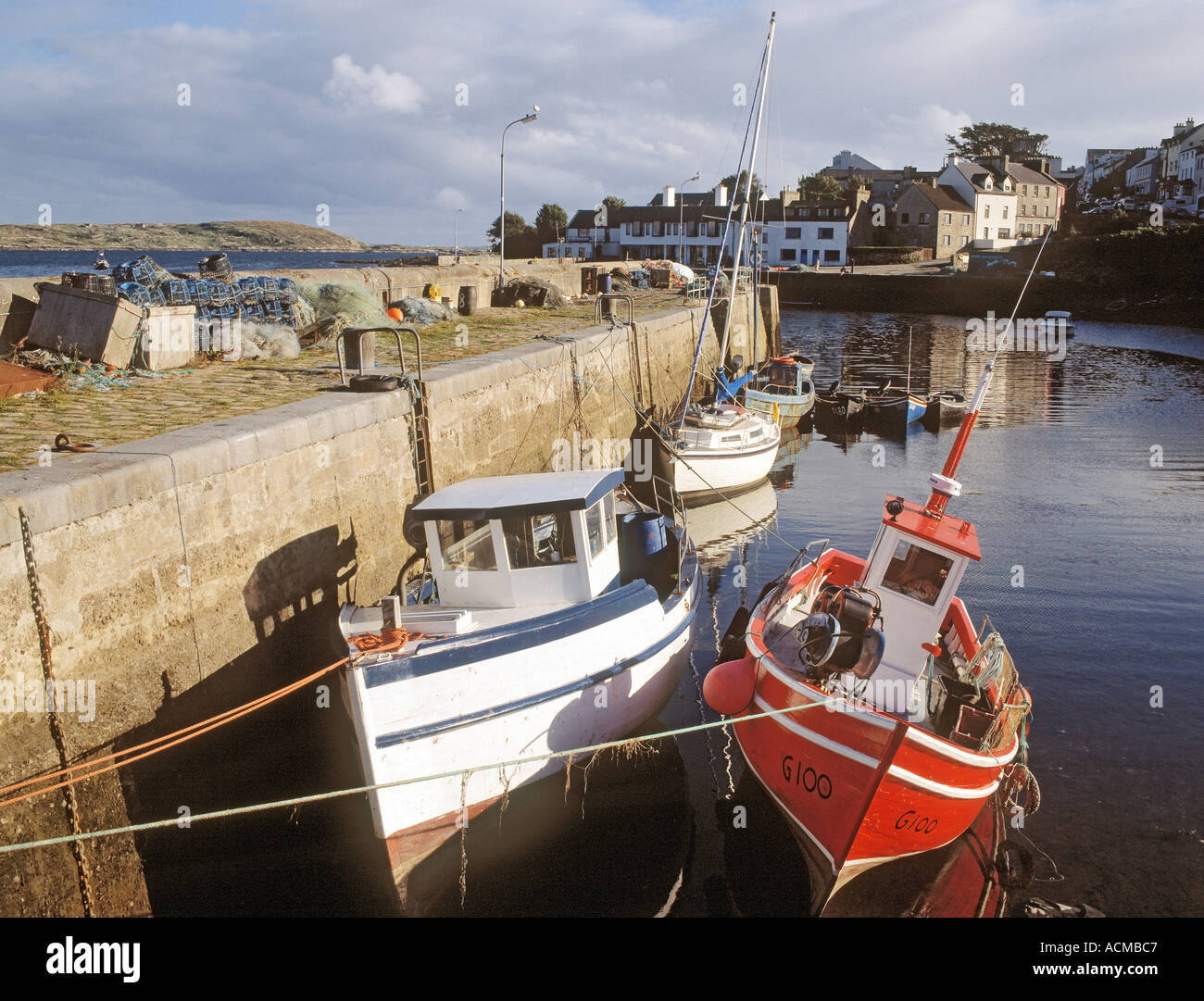 Roundstone galway hi-res stock photography and images - Alamy