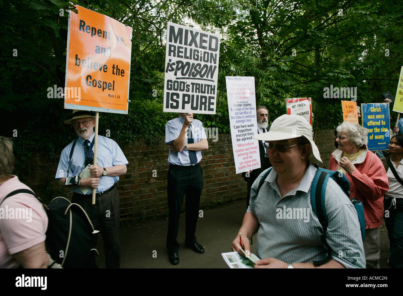 Christian placards hi-res stock photography and images - Alamy