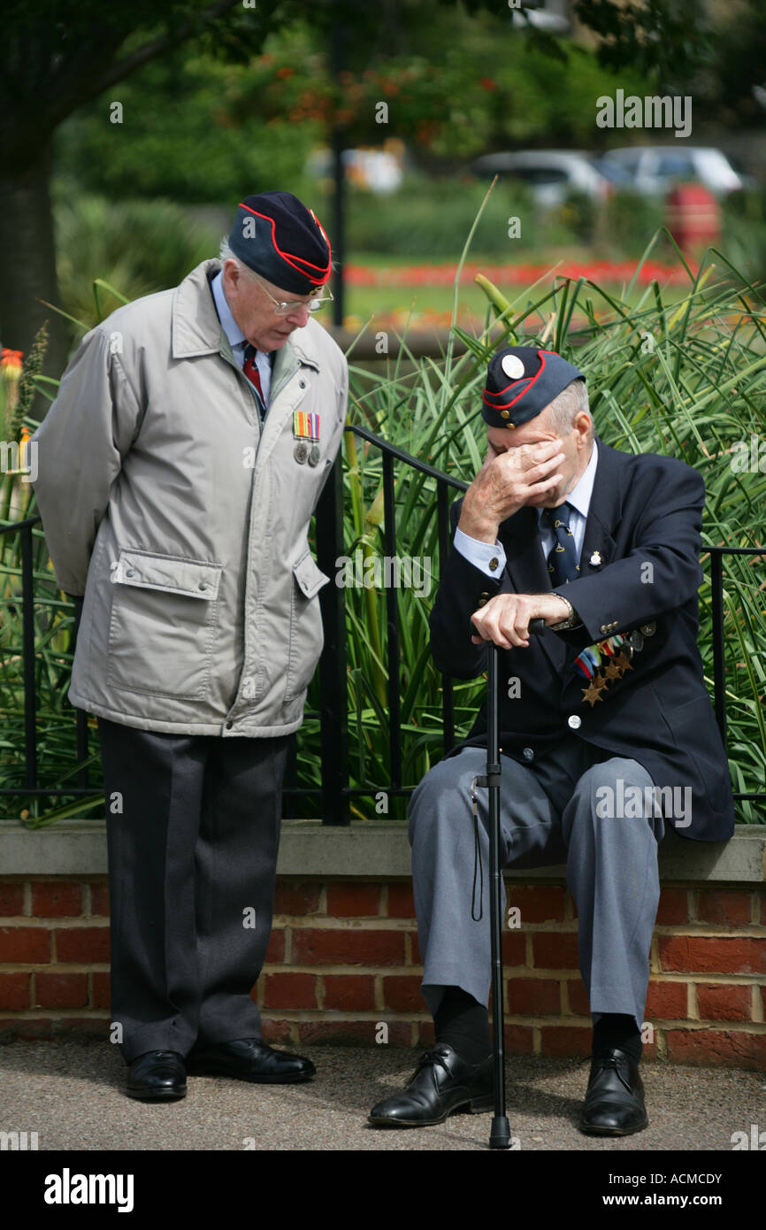 Sad soldiers uk hi-res stock photography and images - Alamy