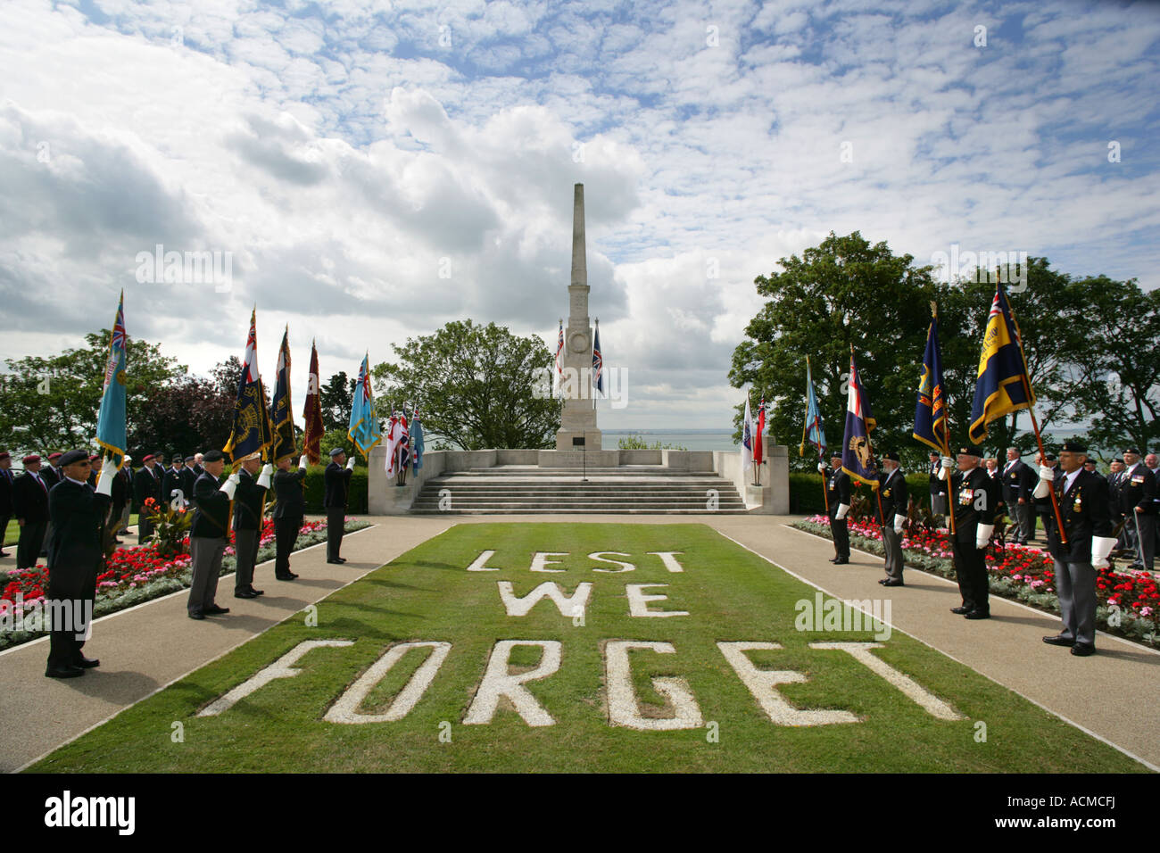 During veterans day service hi-res stock photography and images - Alamy