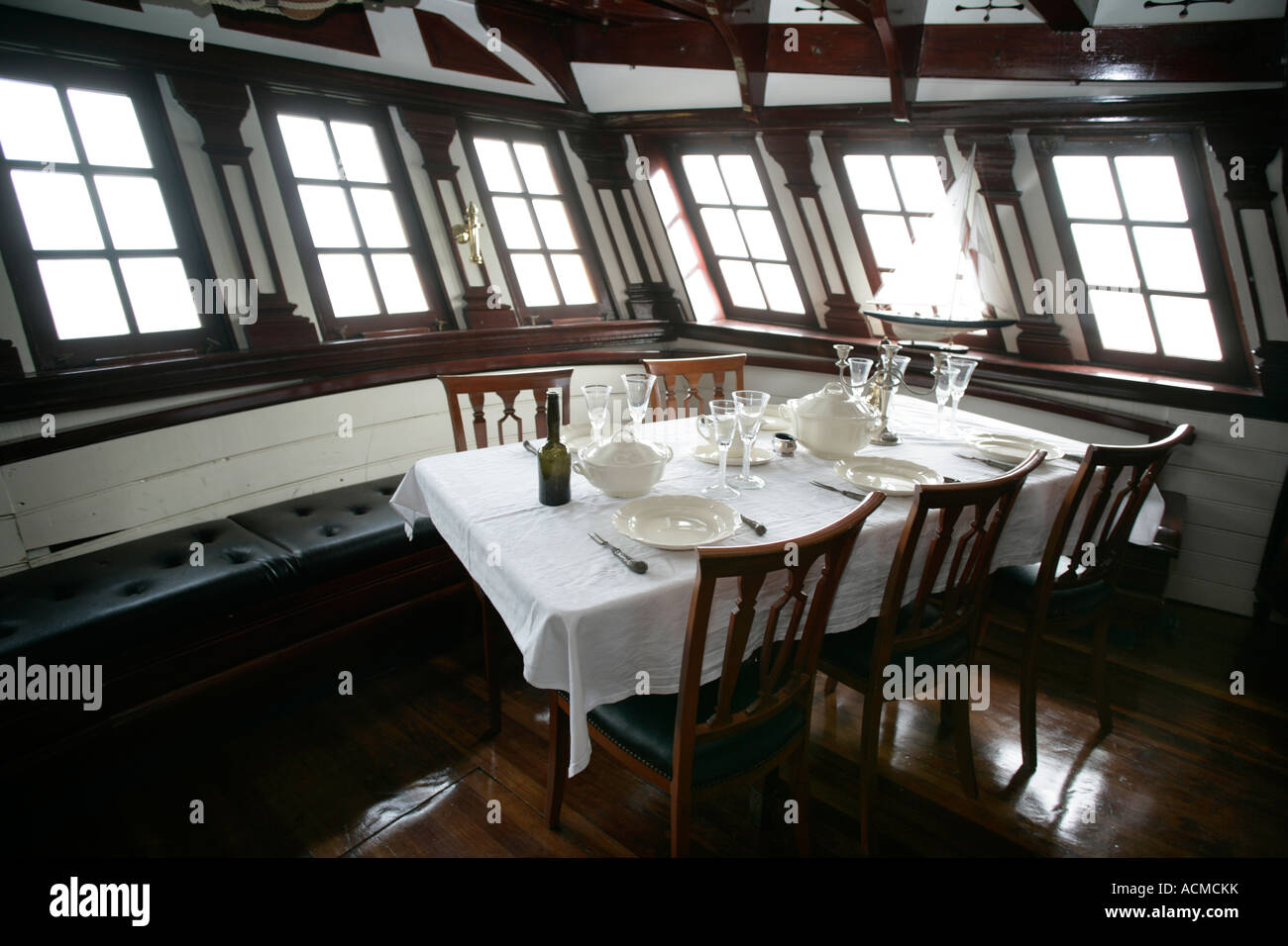 Ship interior cabin hi-res stock photography and images - Alamy