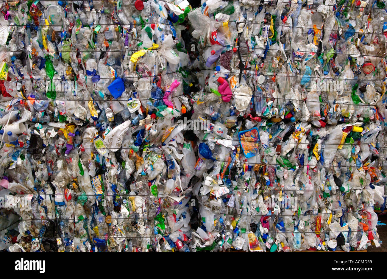 Plastic bottle recycling plant uk hi-res stock photography and images ...