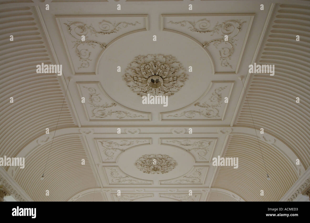 Better Ceiling Decoration With Molding Georgian