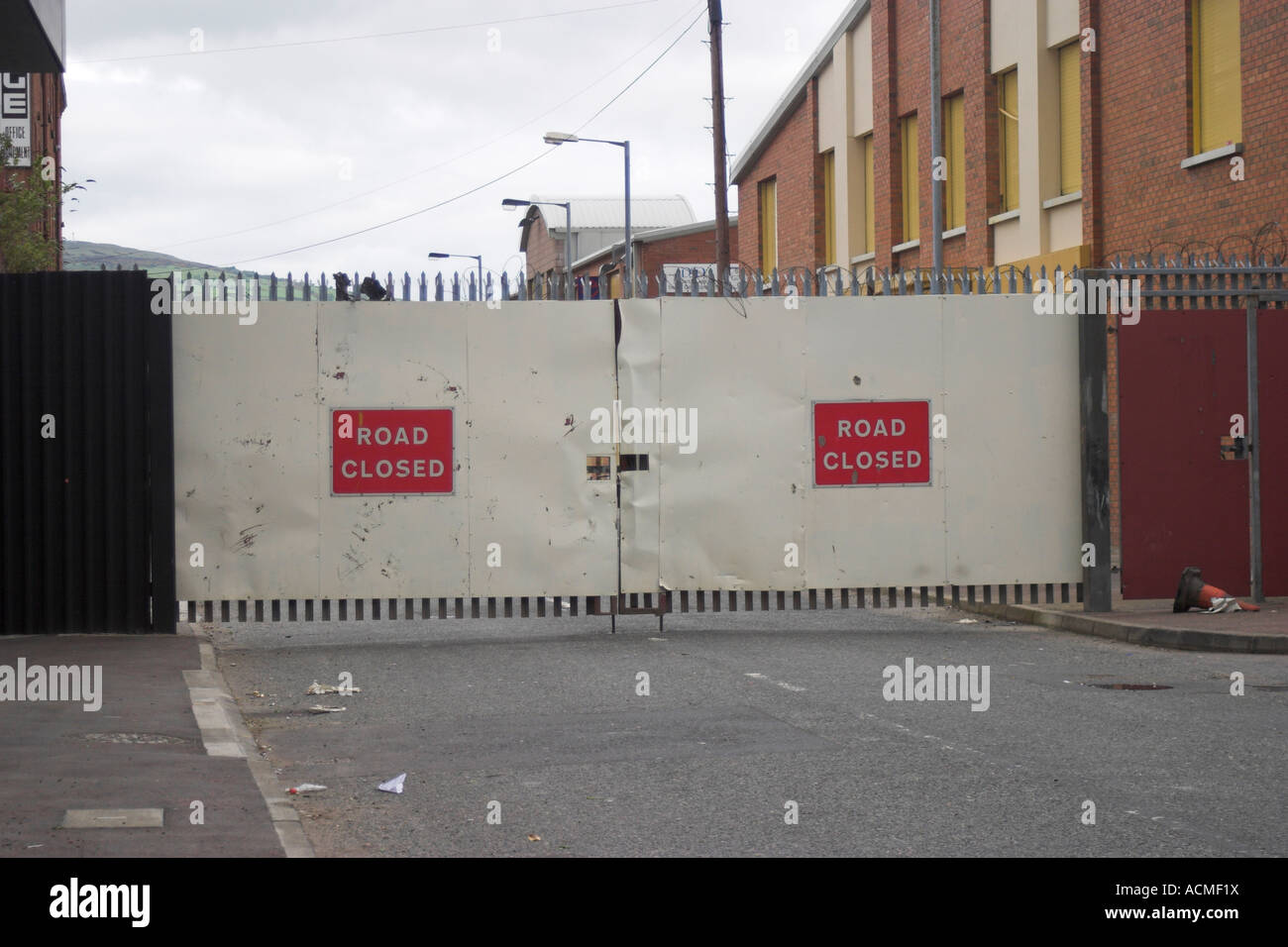 Irish road closed sign hi-res stock photography and images - Alamy