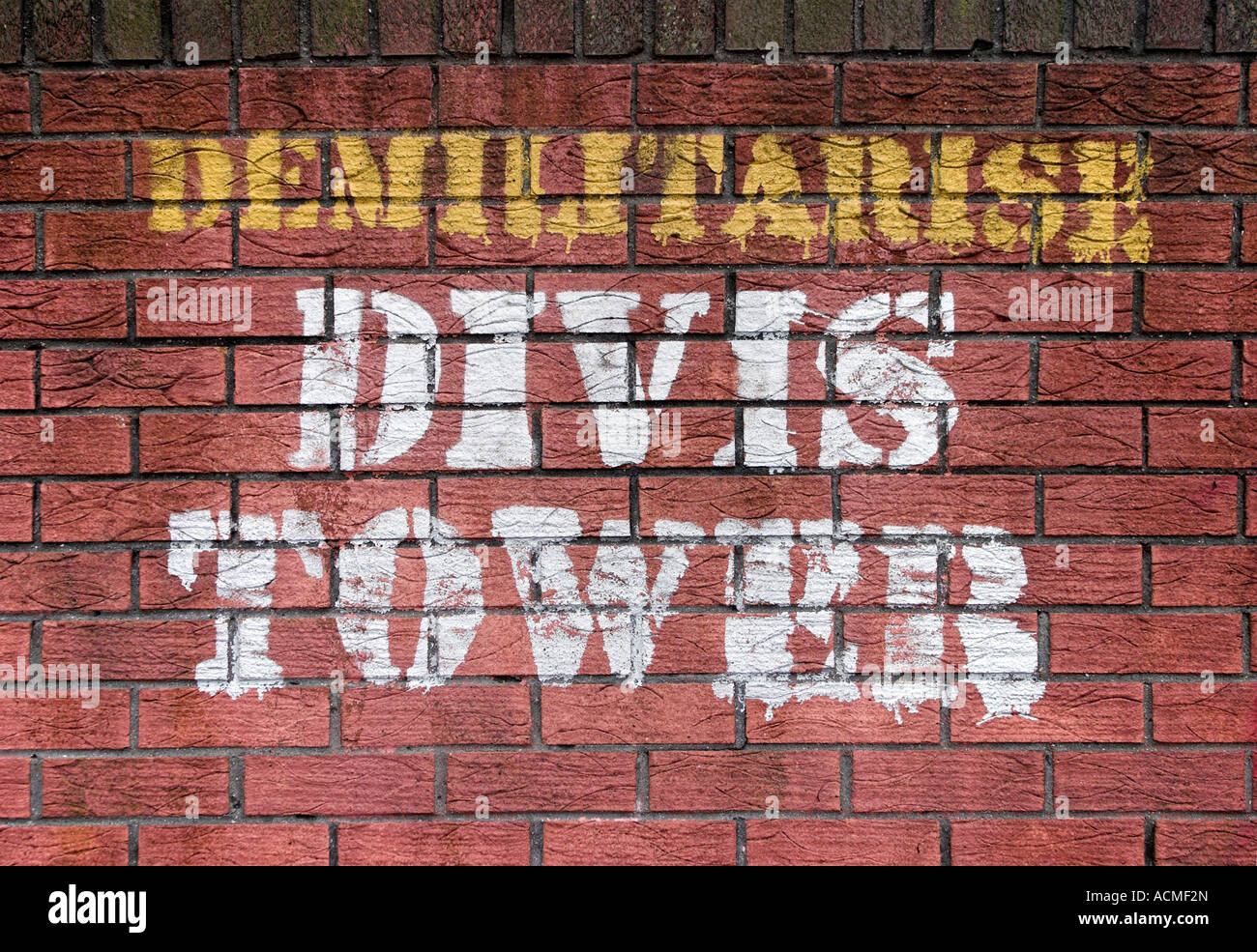 Graffiti on divis street hi-res stock photography and images - Alamy