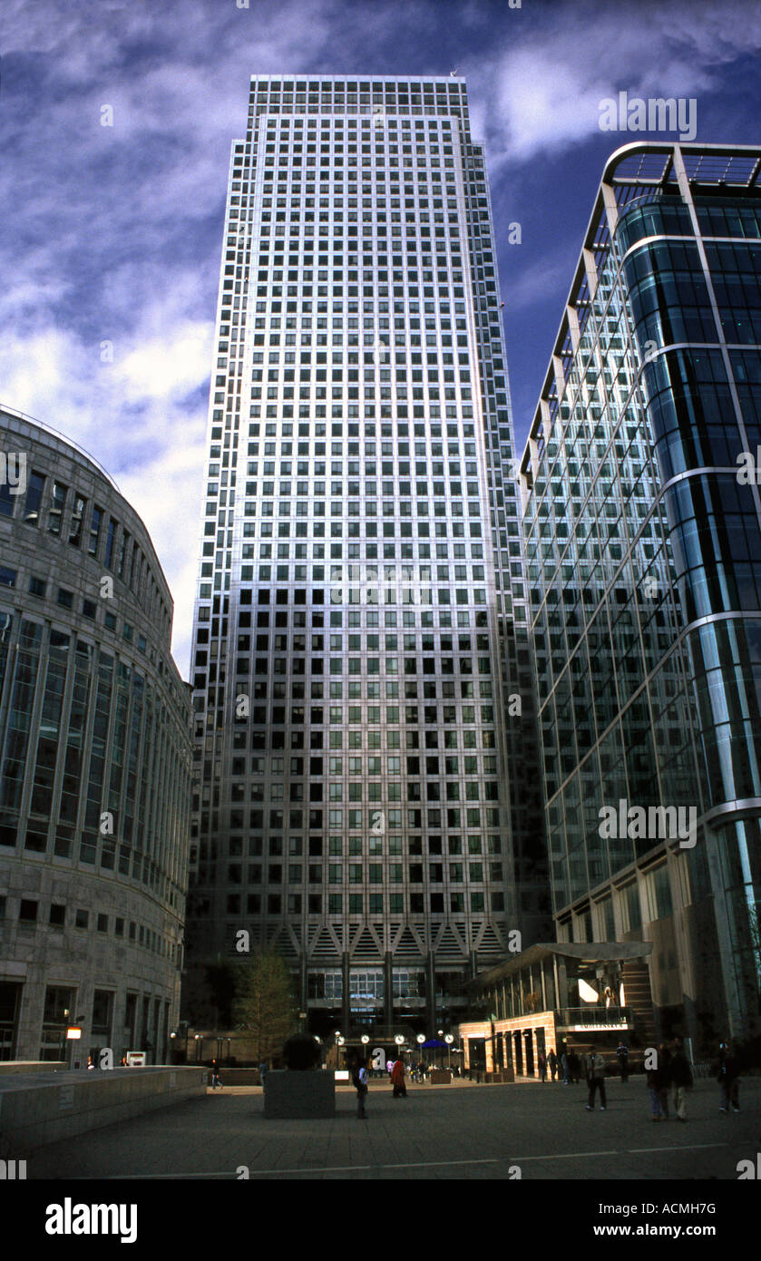 One Canada Square office tower Canary Wharf London Stock Photo - Alamy