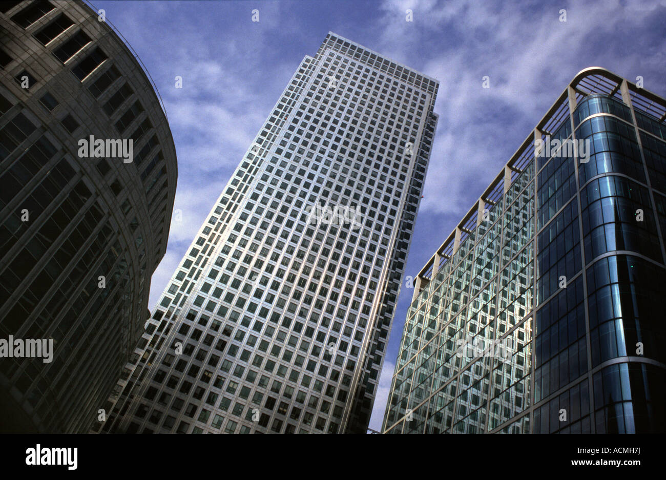 One Canada Square office tower Canary Wharf London Stock Photo - Alamy